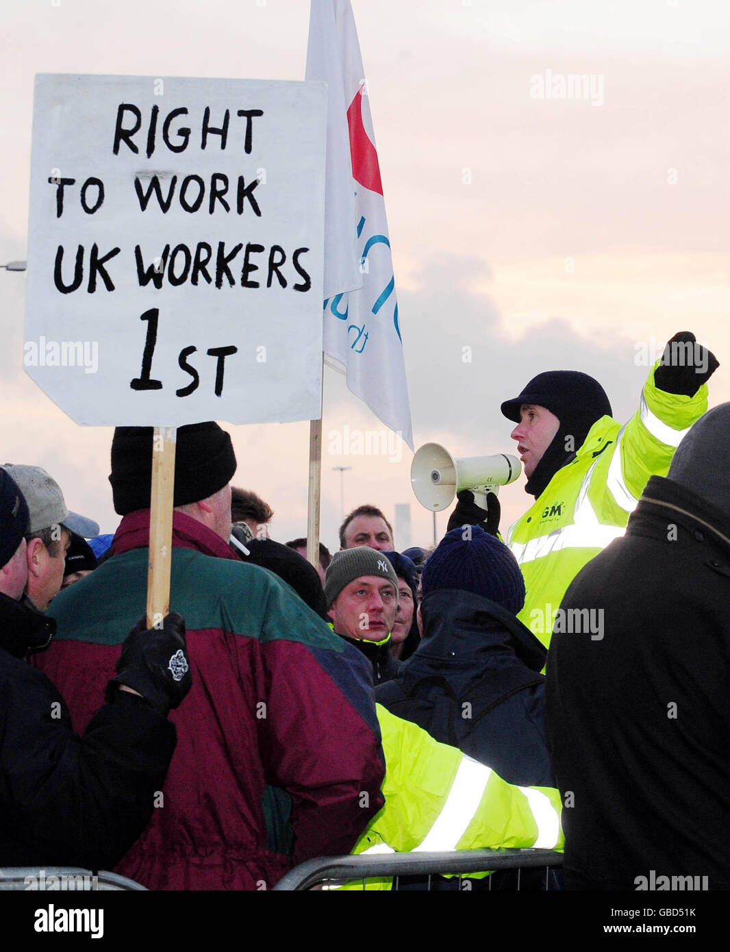 Protesters at the Lindsey oil refinery in North Lincolnshire Stock ...