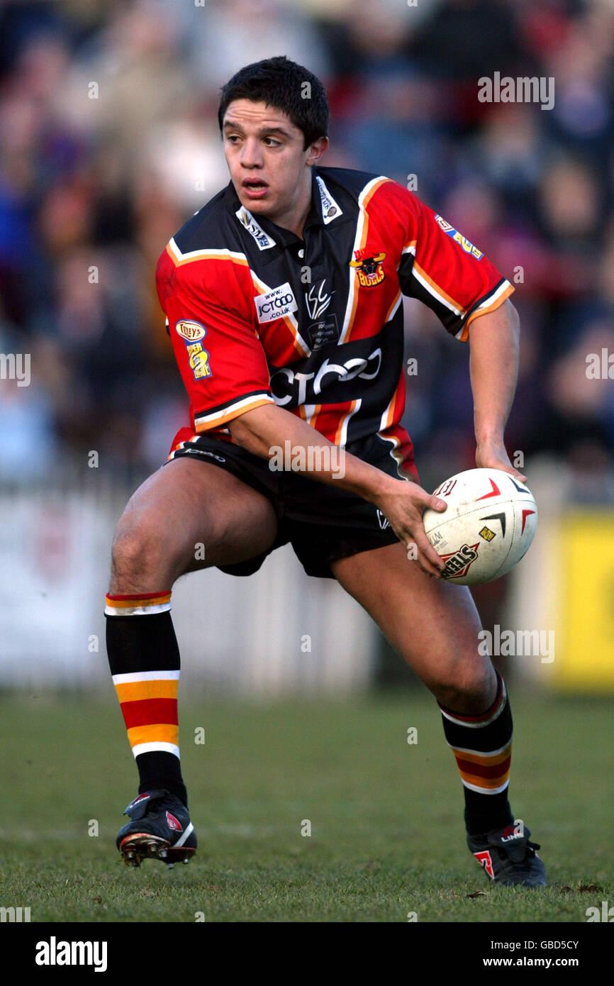 Bradford bulls paul deacon in action hi-res stock photography and ...