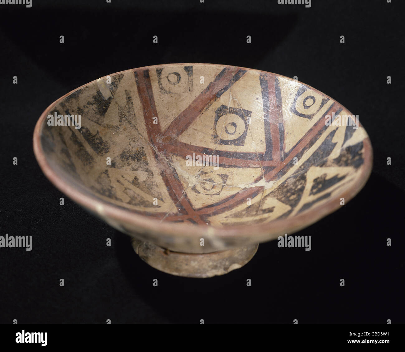Precolombian America. Panzaleo culture (Ecuador). Pottery bowl ...