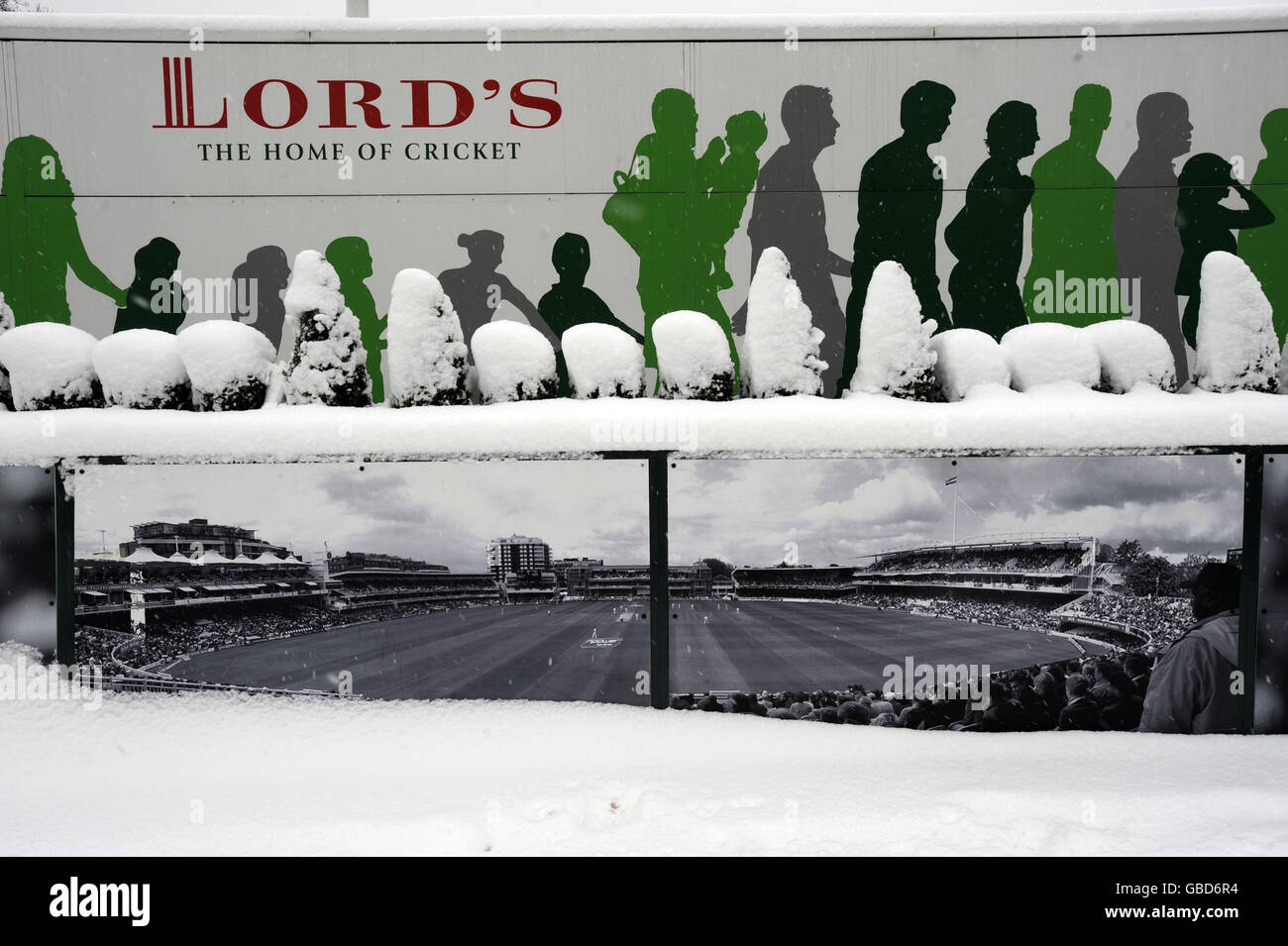 Cricket ground uk winter hi-res stock photography and images - Alamy