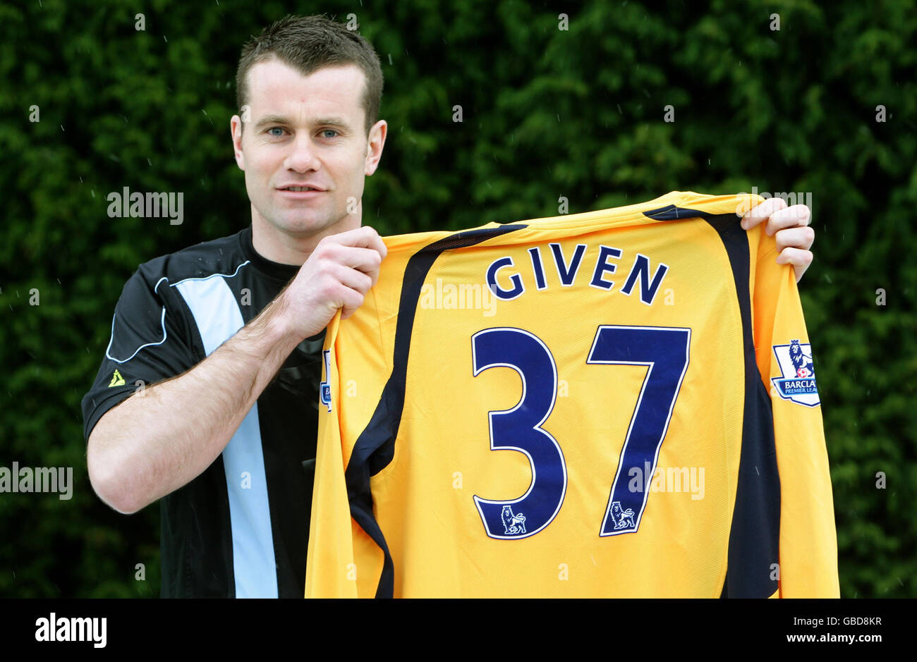 Shay given unveiling hi-res stock photography and images - Alamy