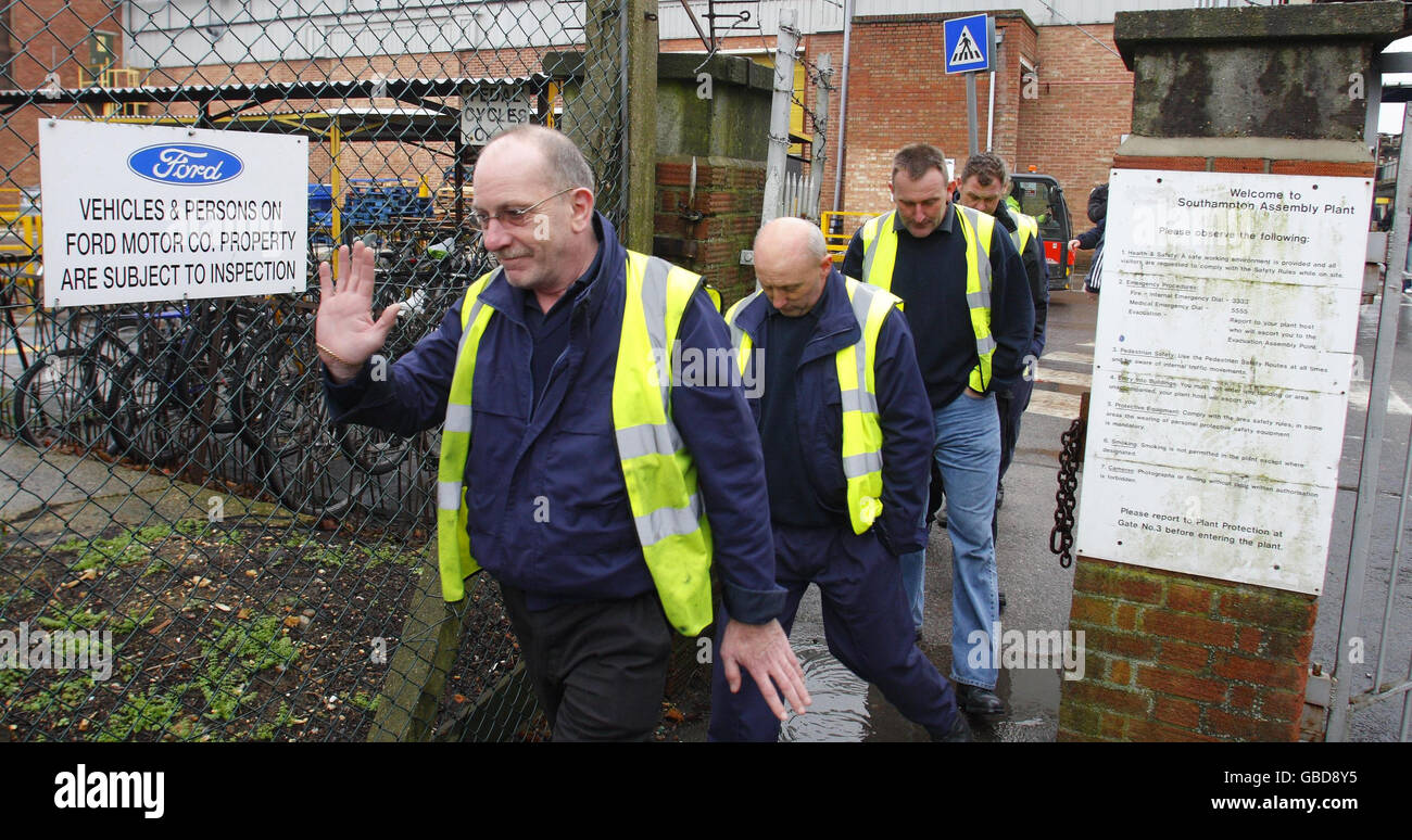 Workers leave a mass meeting at Ford's Swaythling factory in ...