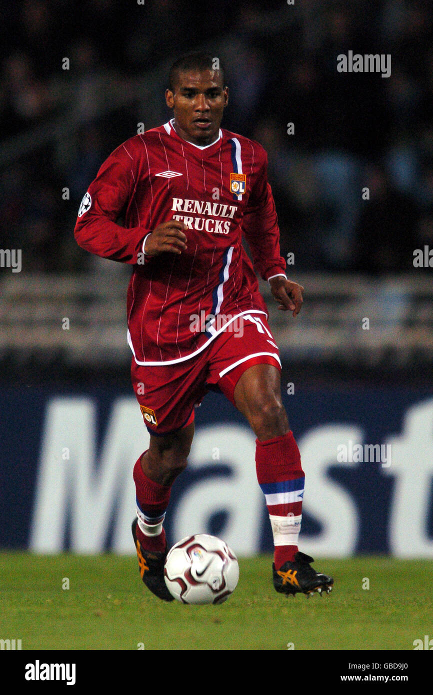 Soccer - UEFA Champions League - Second Round - First Leg - Real ...