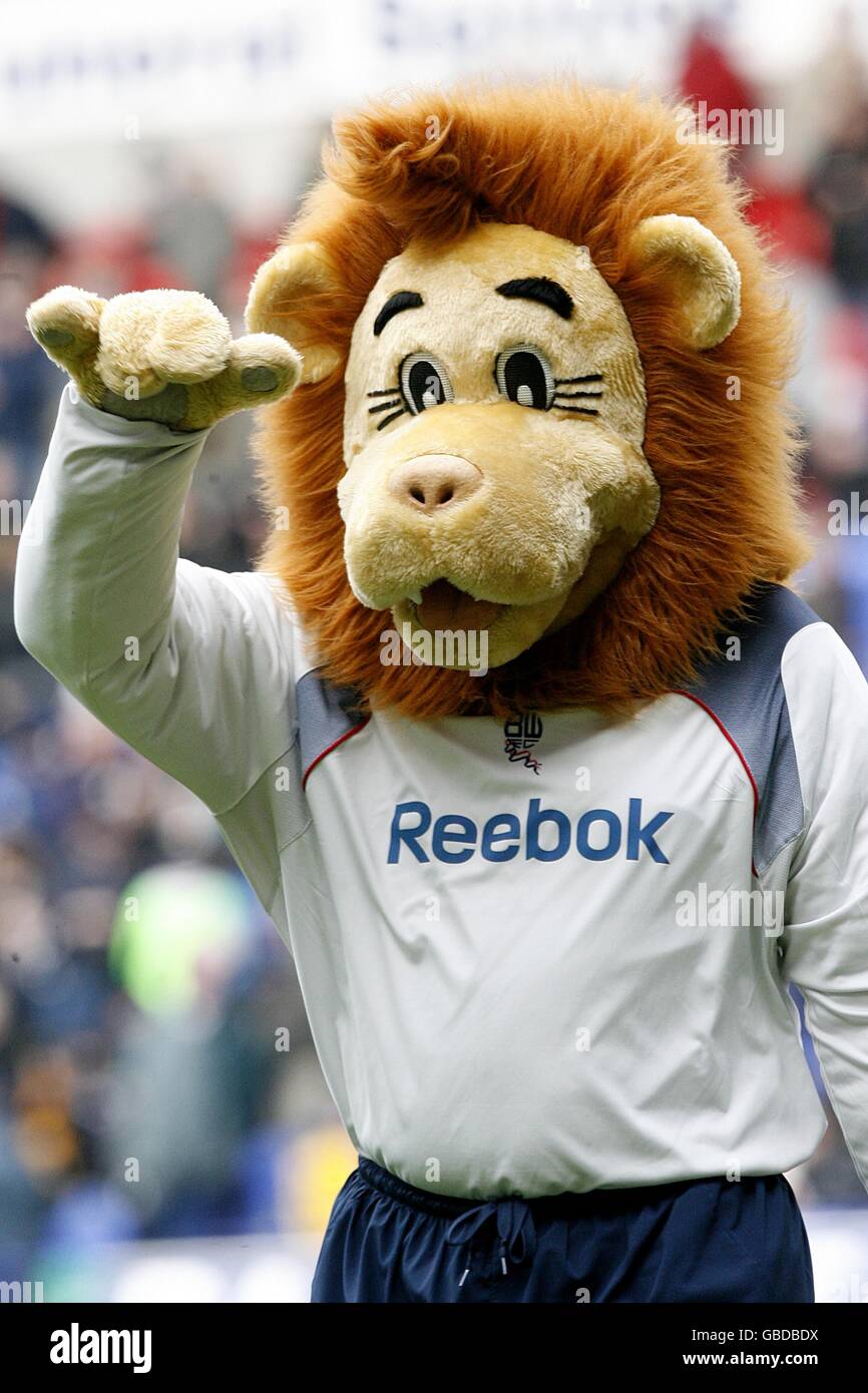 Bolton wanderers mascot lofty lion hi-res stock photography and images ...