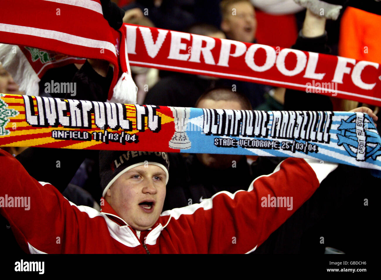 The liverpool fans cheer on their team hi-res stock photography and ...