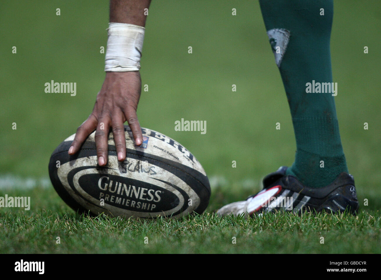 Guinness guiness guines guinnes gv general view ball in hand hi-res ...