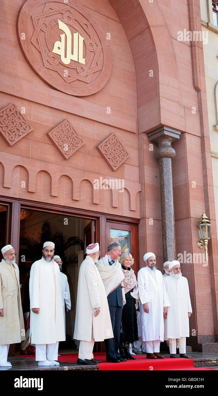 Royal couple visit west London mosque Stock Photo - Alamy