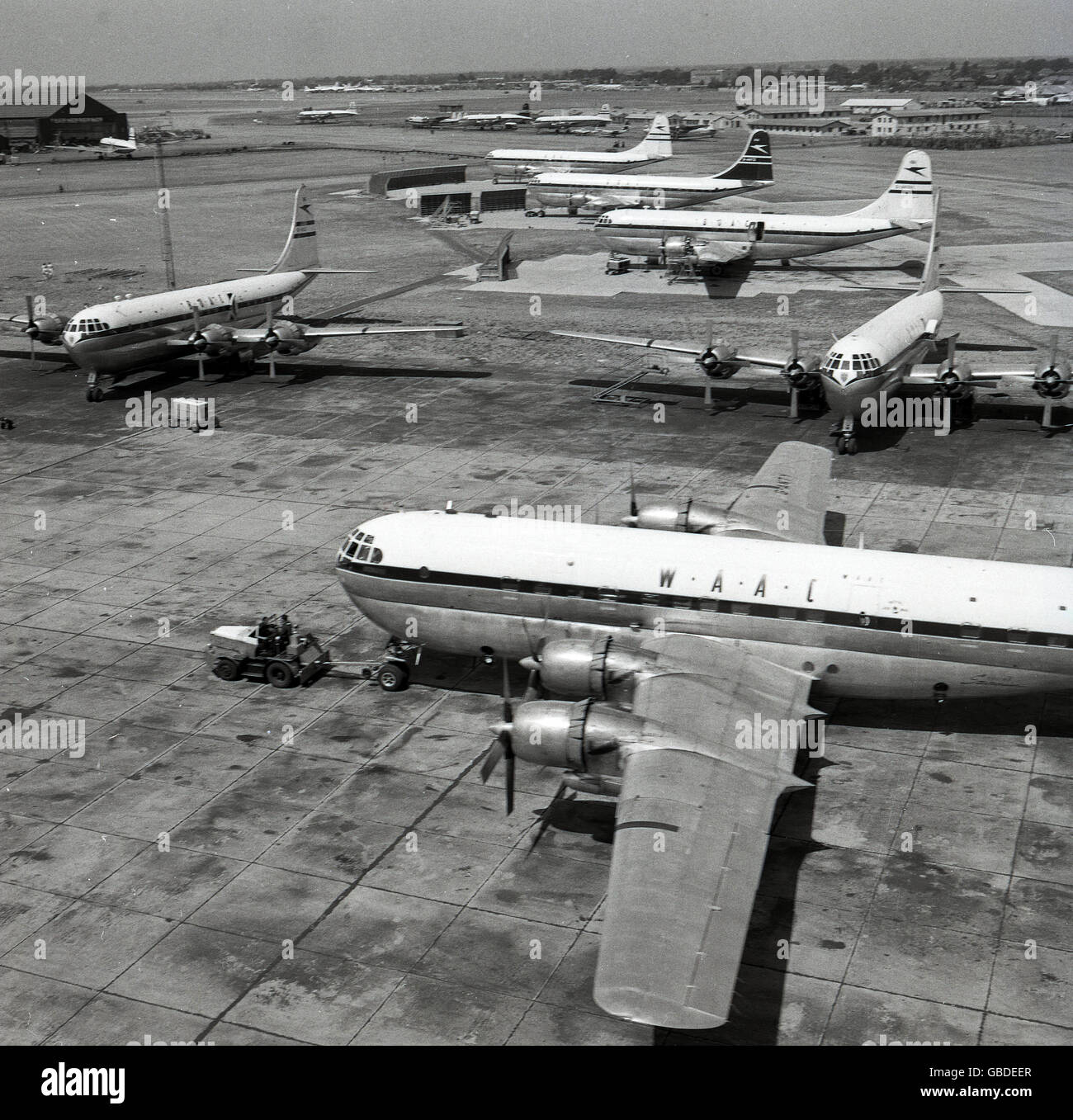 Boeing b & w hi-res stock photography and images - Alamy