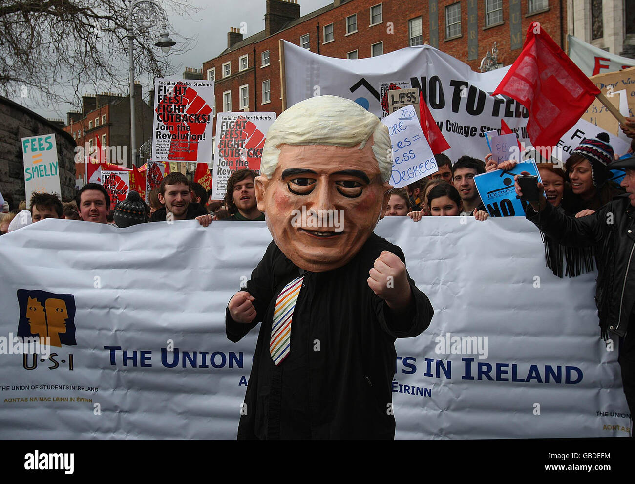 Crowd students ireland hi-res stock photography and images - Alamy