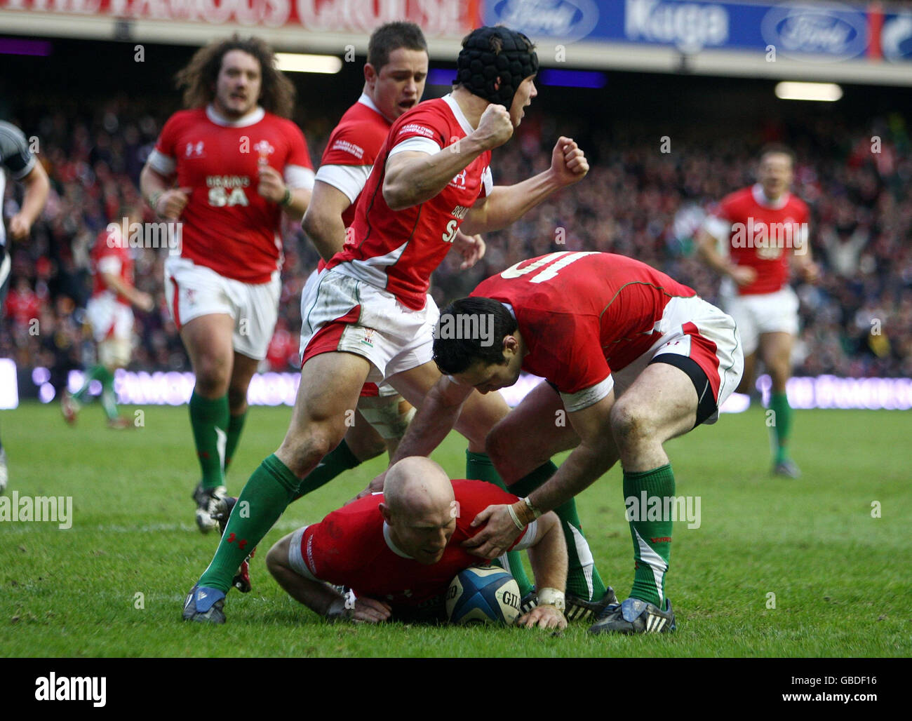 Leigh Halfpenny and Stephen Jones congratulate Tom Shanklin after ...