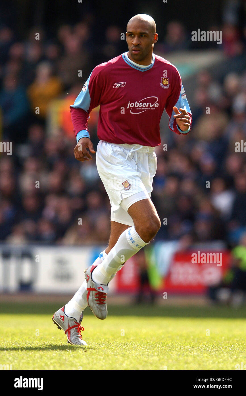Football brian deane hi-res stock photography and images - Alamy
