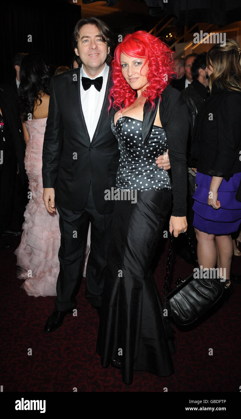 Tv presenter jonathan ross and his wife hi-res stock photography and ...