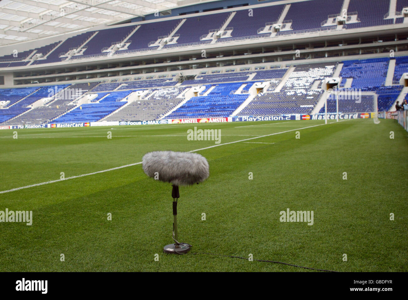 2004 uefa champions league final hi-res stock photography and images ...