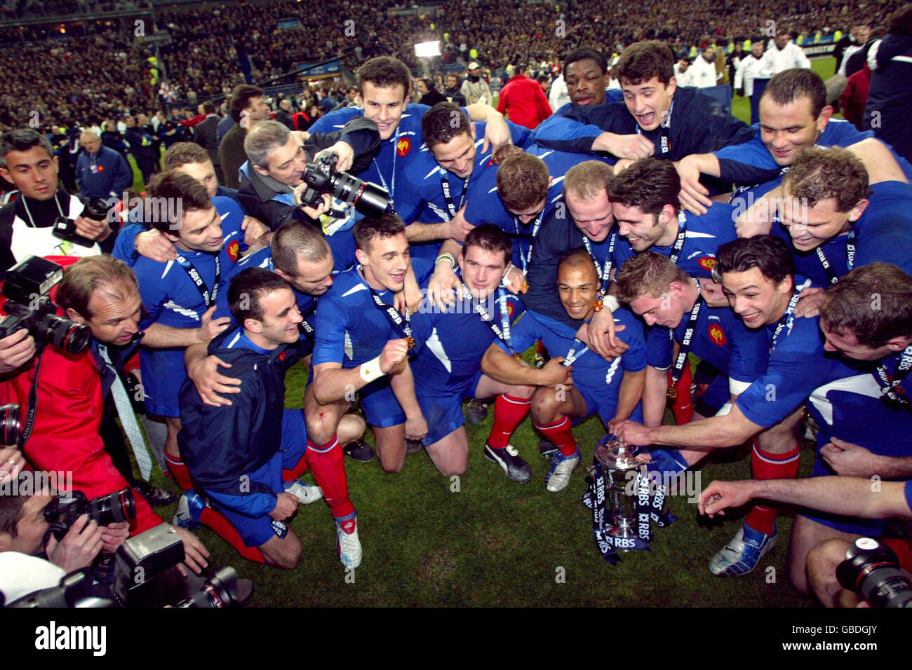 The french team celebrate winning the rbs 6 nations championship hi-res ...