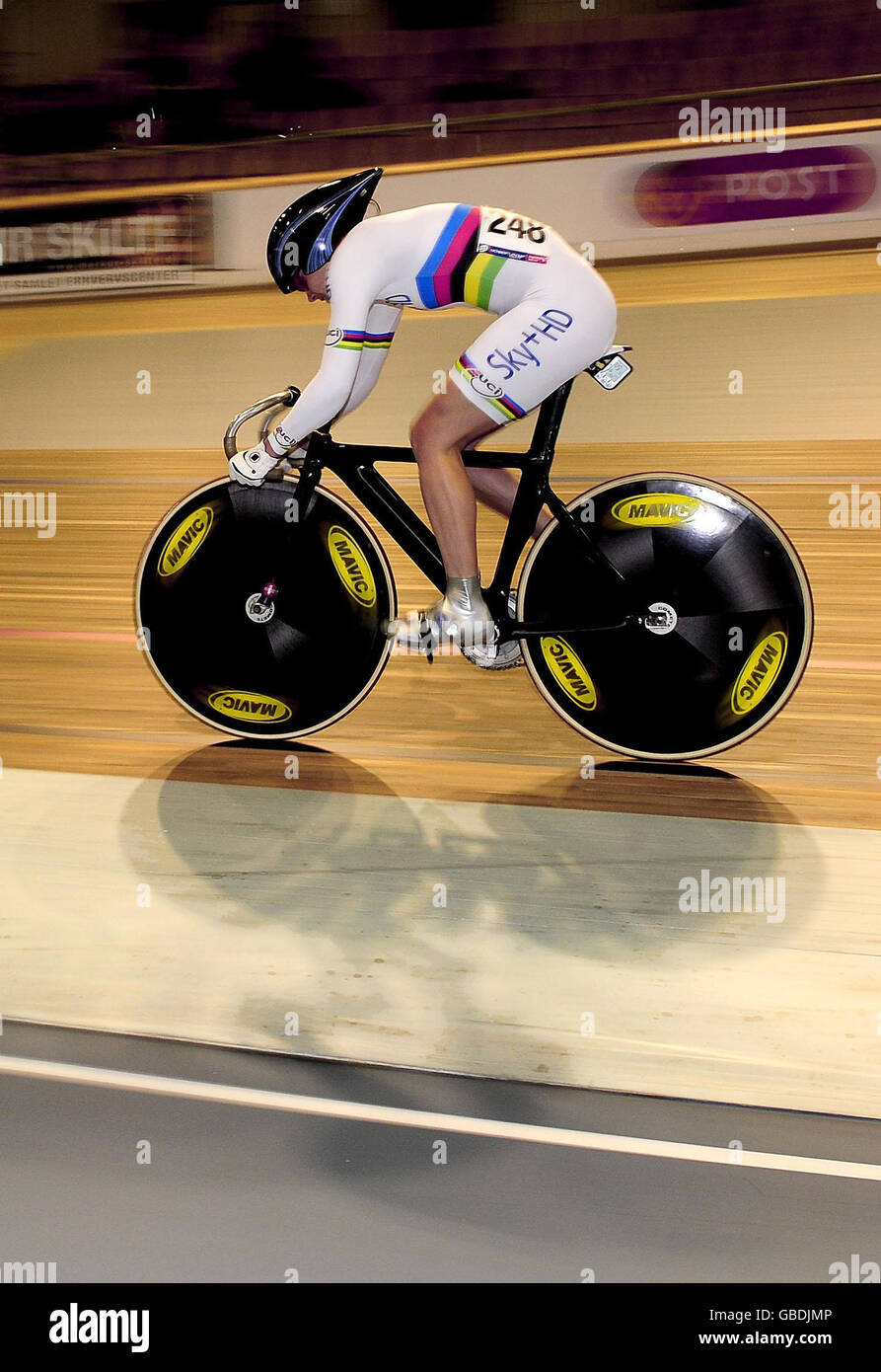 One pro cycling team hi-res stock photography and images - Alamy