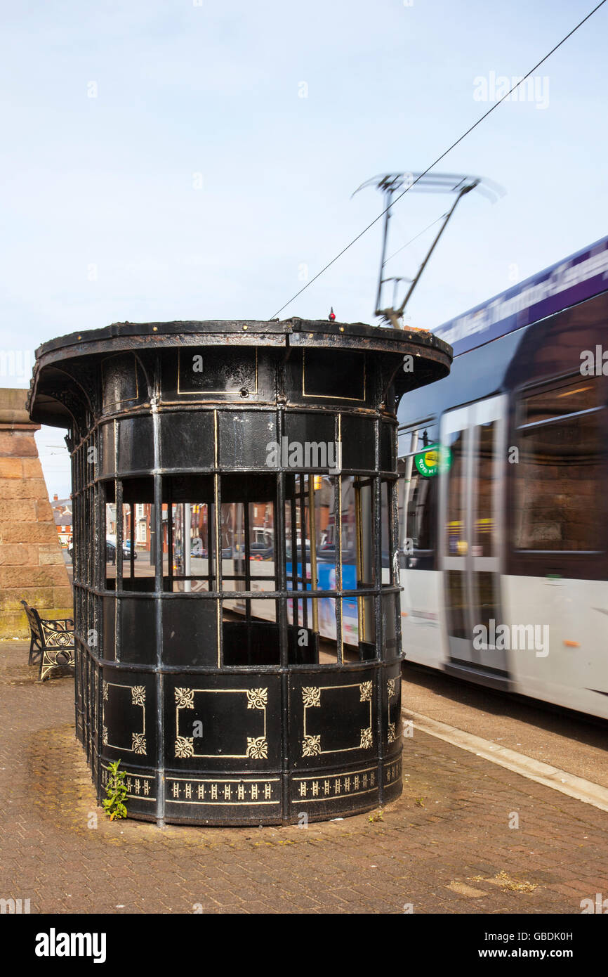 Victorian bus shelter hi-res stock photography and images - Alamy