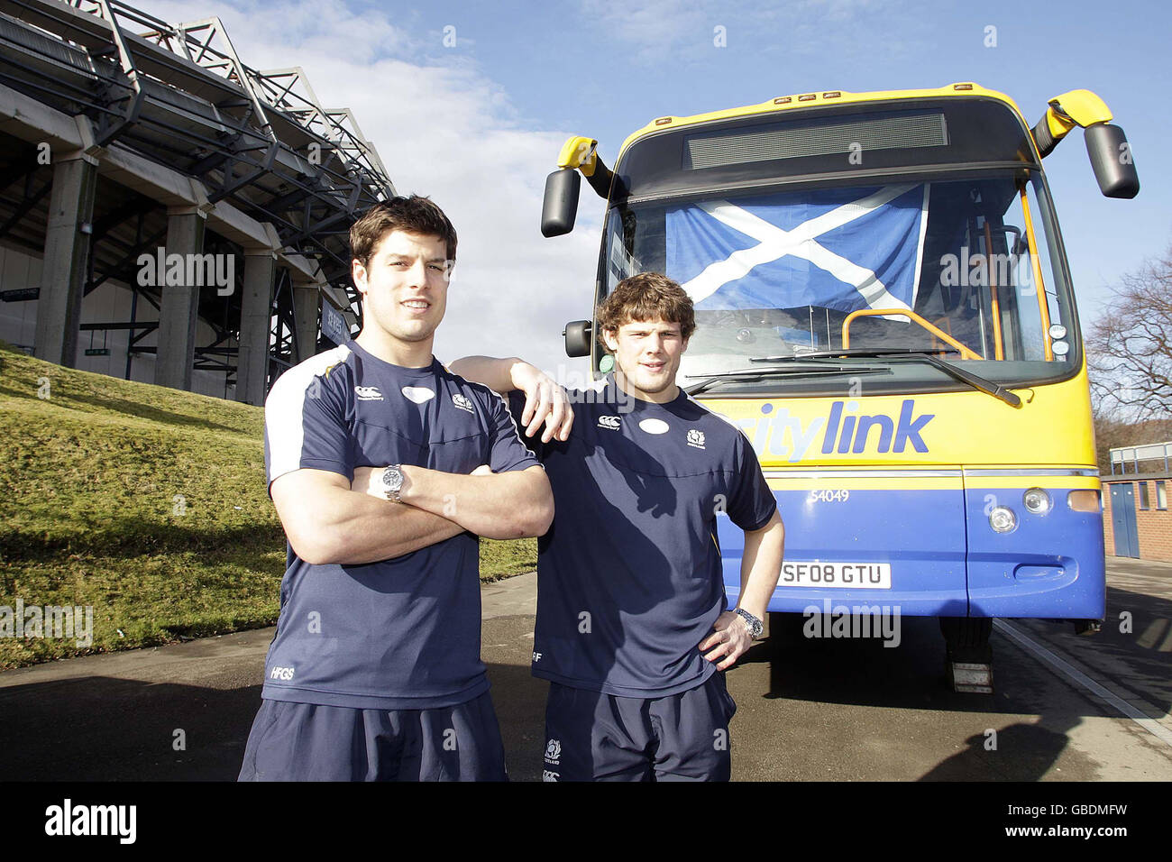 Scotland's Ross Ford (right) and Hugo Southwell (left) give Citylink ...