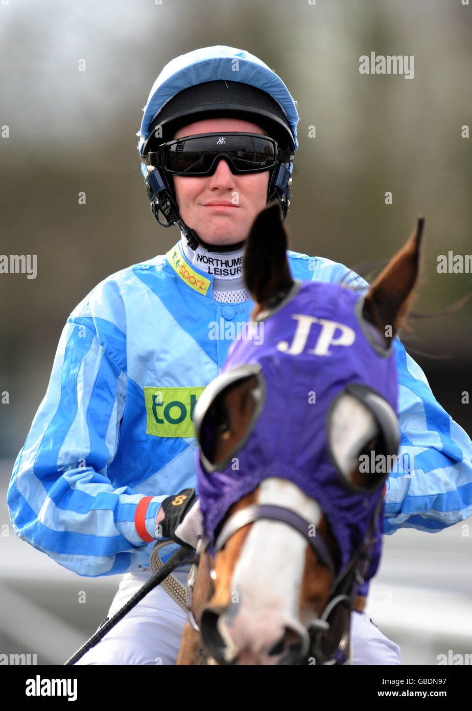 Horse Racing - Kempton Park Racecourse Stock Photo - Alamy