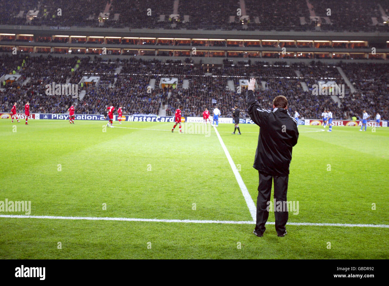 Fourth referee hi-res stock photography and images - Alamy