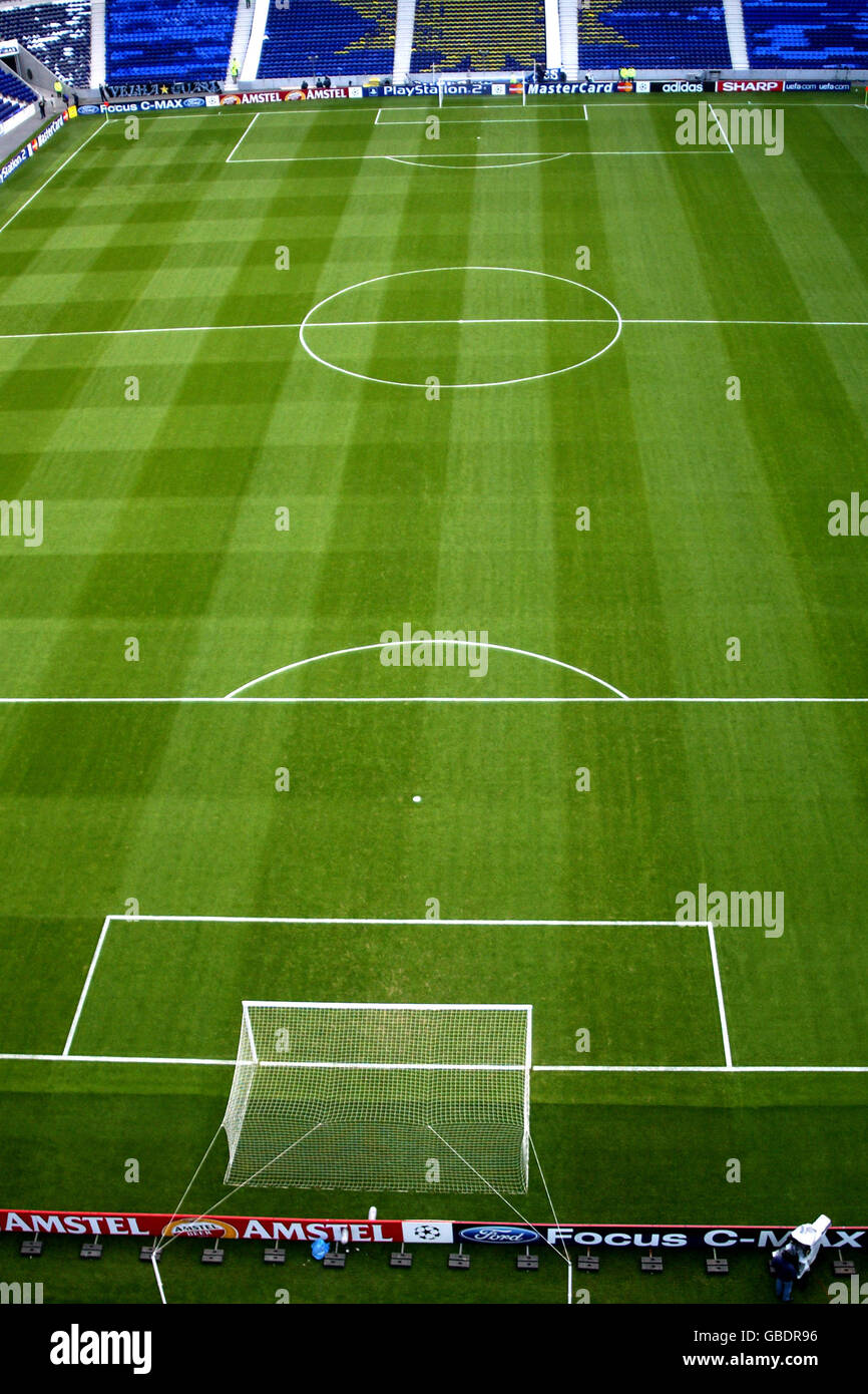 Soccer pitch markings hi-res stock photography and images - Alamy