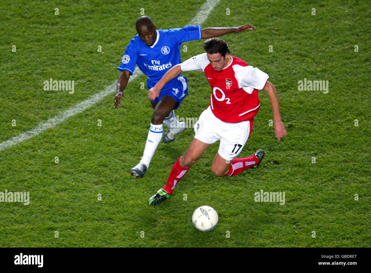 Chelsea v arsenal claude makelele hi-res stock photography and images ...