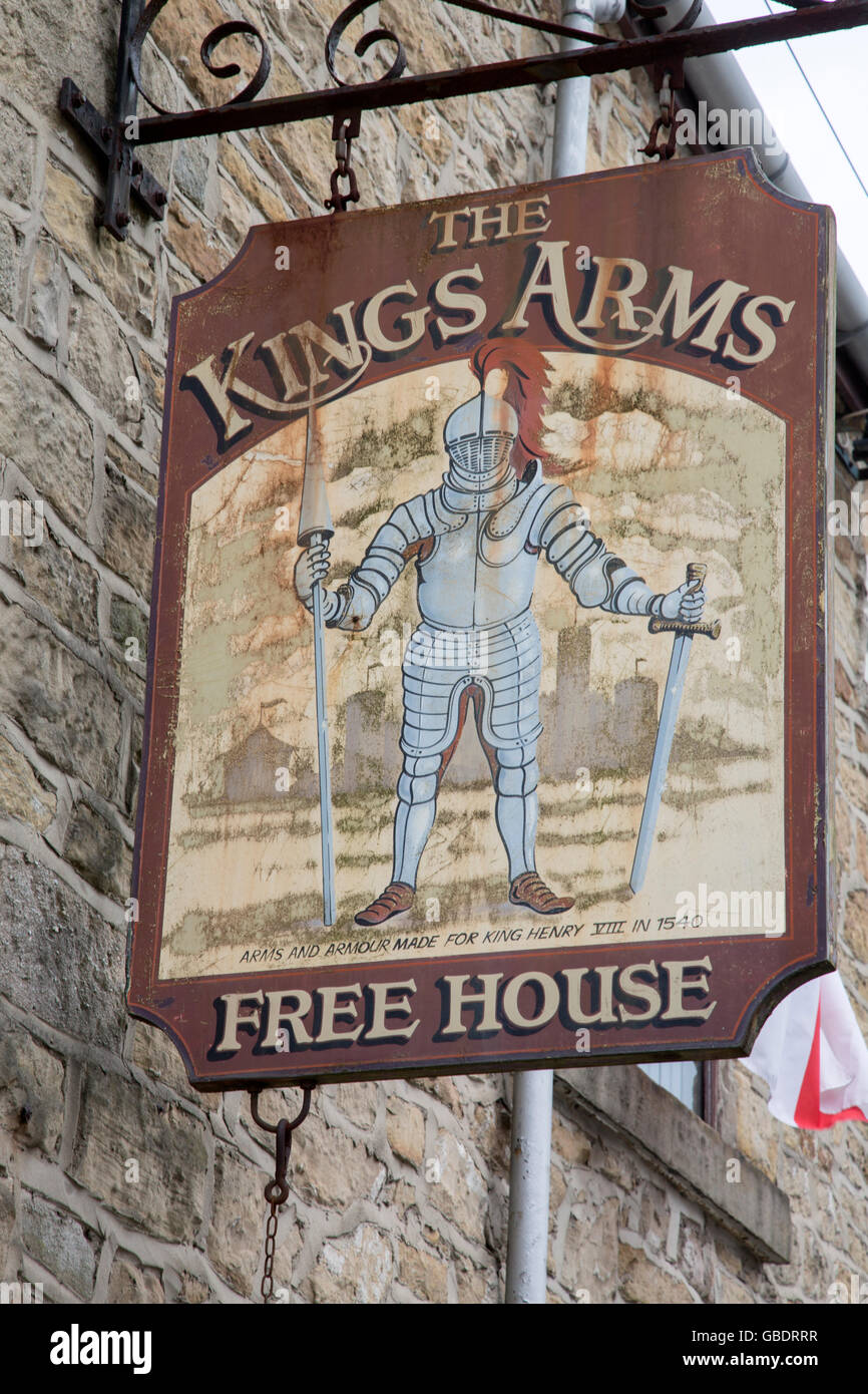Kings Arms Pub Sign, Crich, Derbyshire, Peak District, England Stock ...