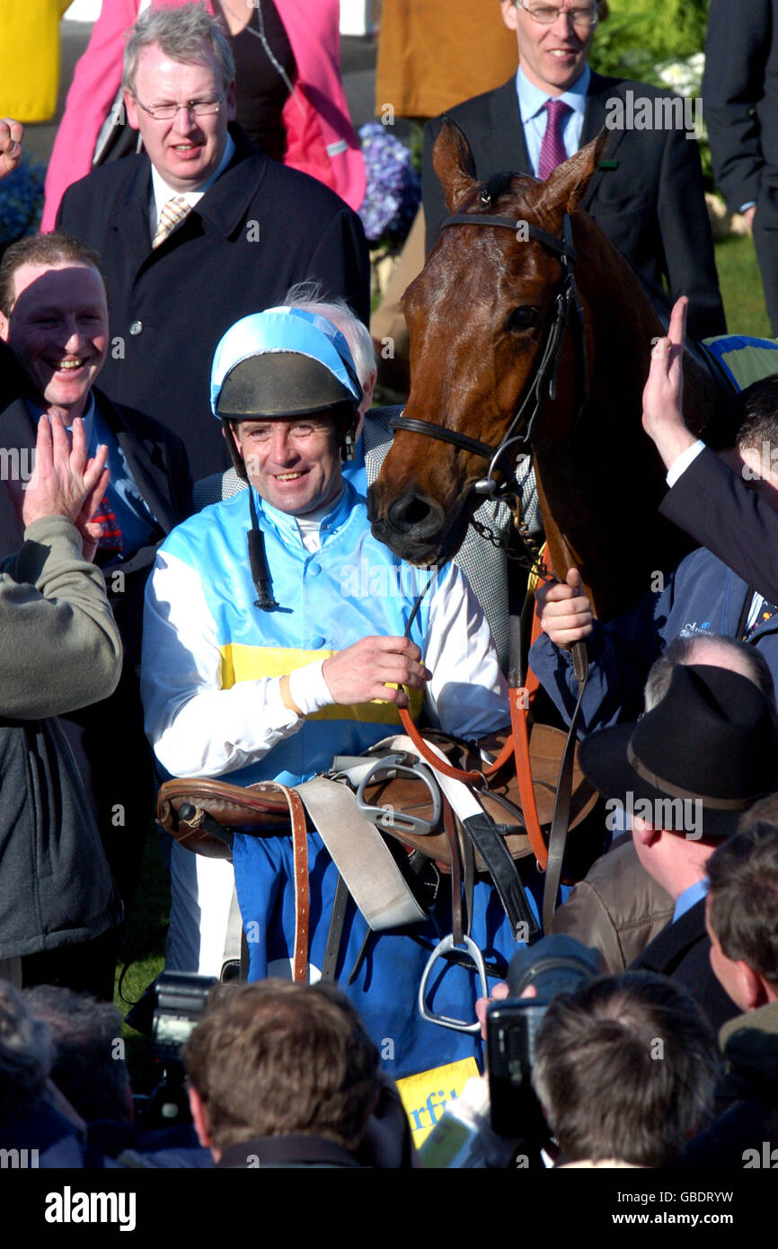 Horse Racing - Cheltenham Festival Stock Photo - Alamy