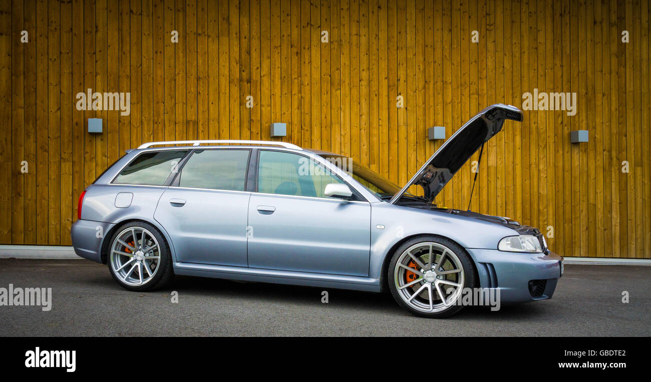 Open hood hi-res stock photography and images - Alamy