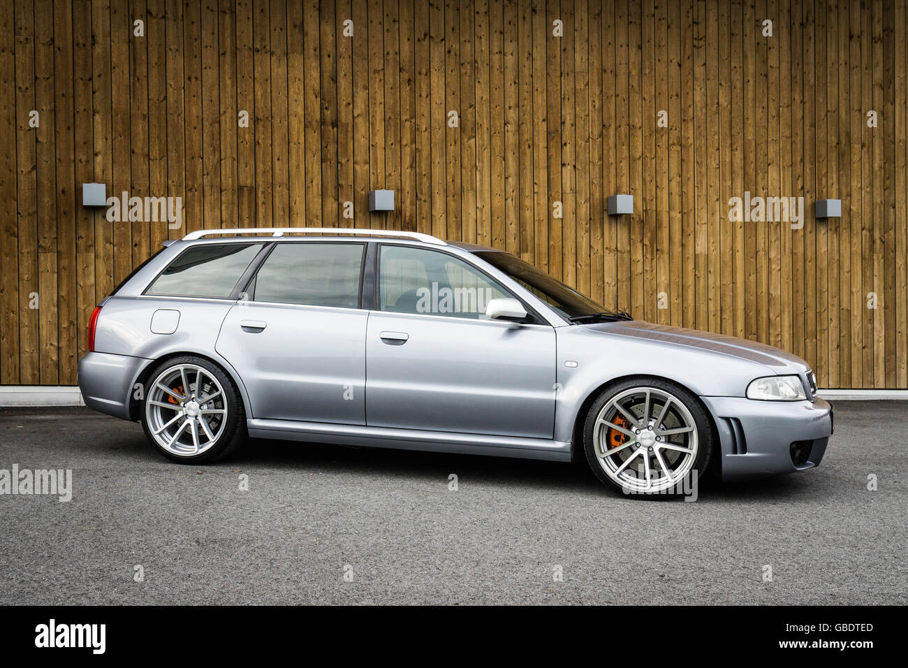 Audi rs4 quattro hi-res stock photography and images - Alamy
