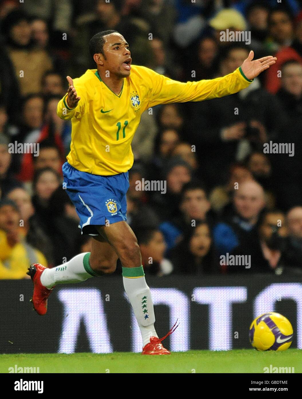 Soccer international friendly italy v brazil emirates stadium hi-res ...