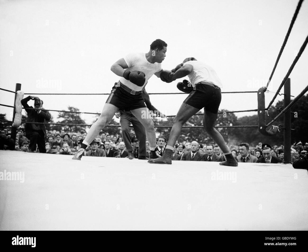 Joe louis world heavyweight champion Black and White Stock Photos ...