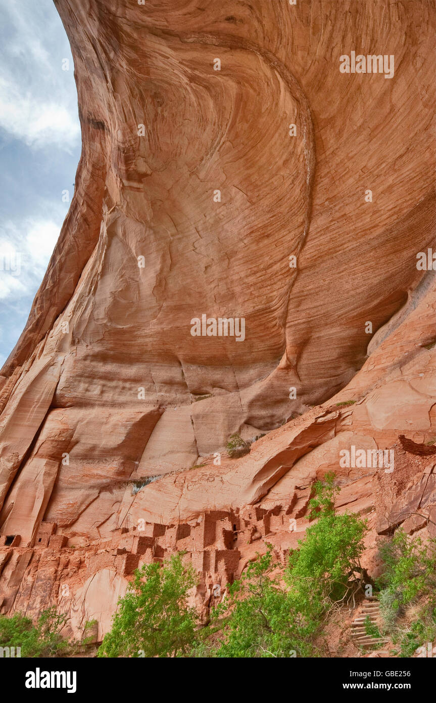 Betatakin ruin in Tsegi Canyon, Navajo National Monument, Shonto ...