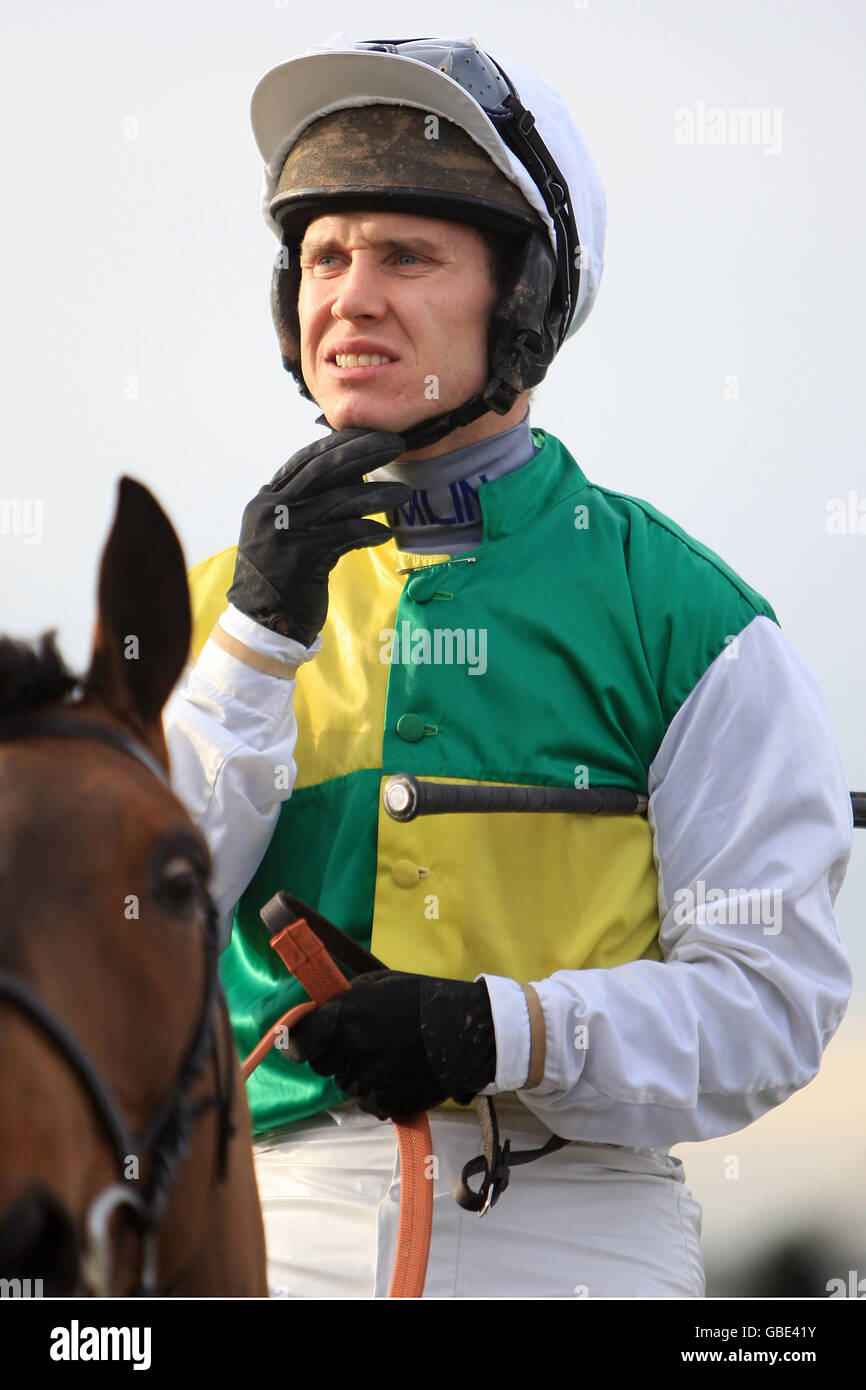 Market rasen horse racing hi-res stock photography and images - Alamy