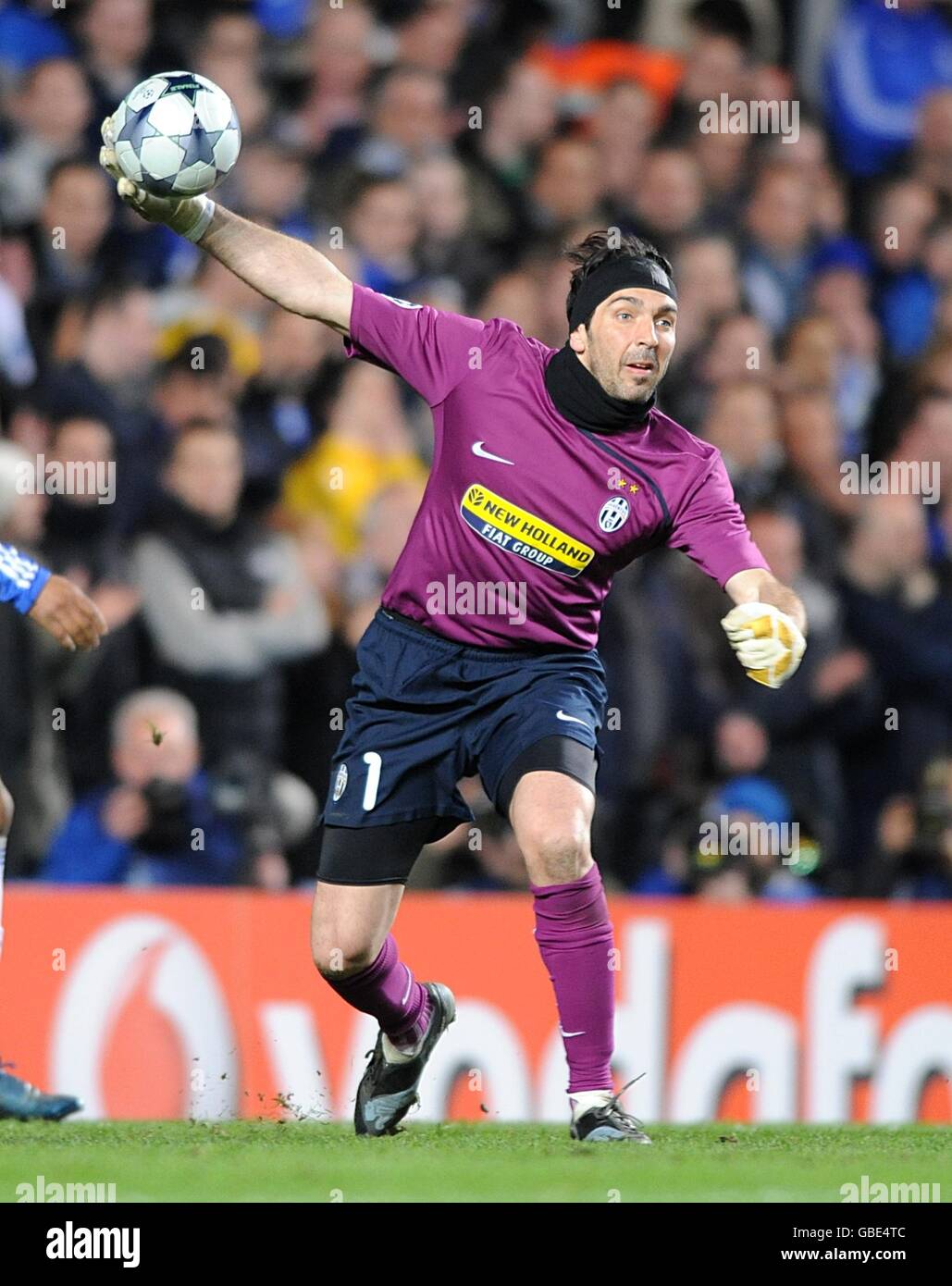 Juventus goalkeeper gianluigi buffon ball hi-res stock photography and ...