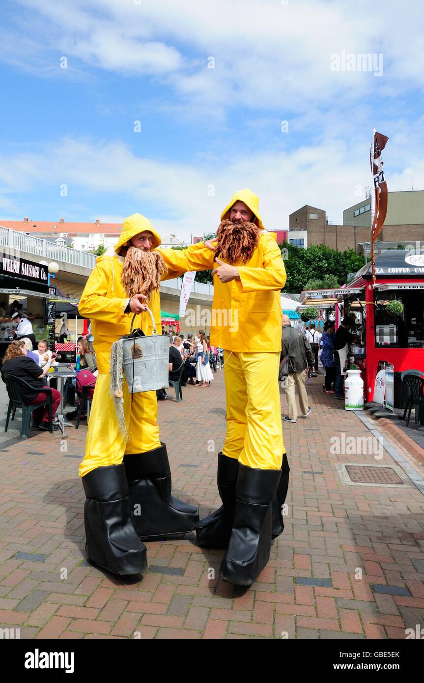 Fishermen and oilskins hi-res stock photography and images - Alamy