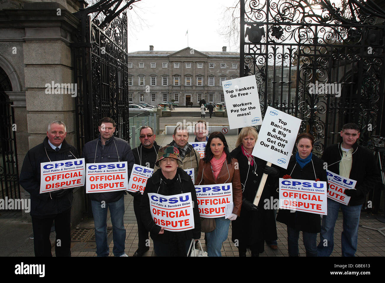 Civil Public and Services Union members picket outside Government ...