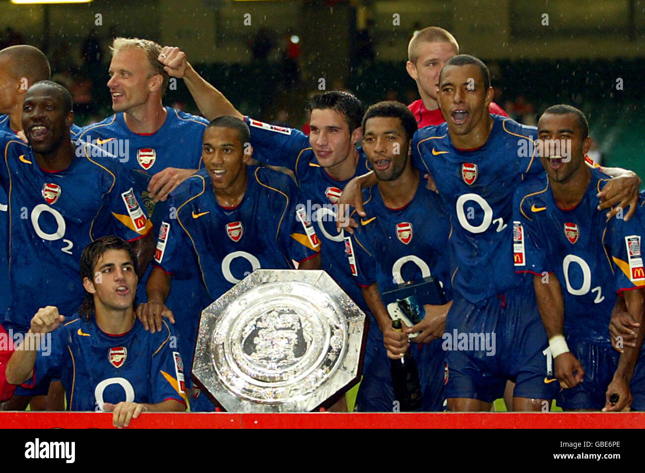 Manchester united celebrate winning the fa community shield trophy hi ...