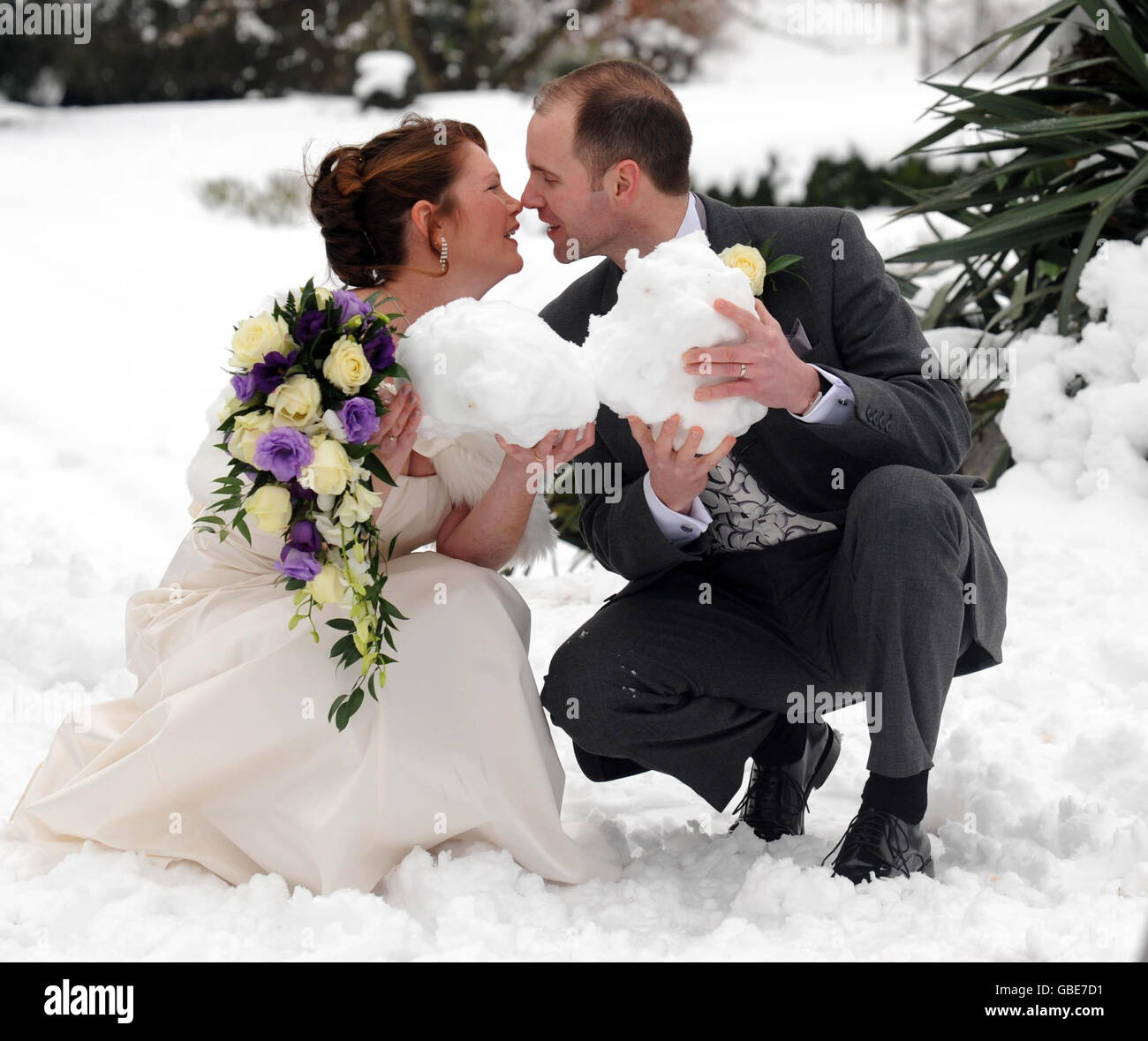 Eskimo kiss in the snow by newly weds Philip Cass and Natalie Britton ...