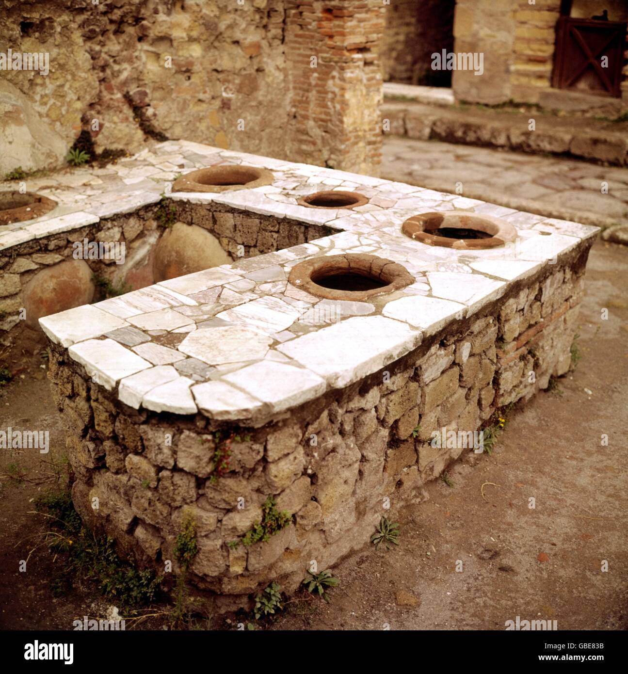 Roman Tavern Stock Photos & Roman Tavern Stock Images - Alamy