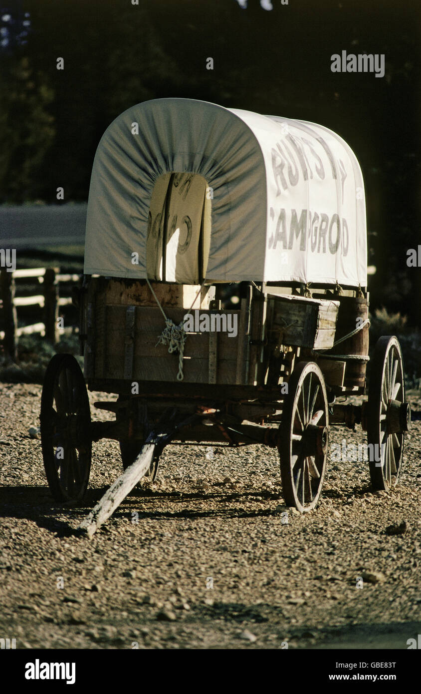 19th century covered wagon hi-res stock photography and images - Alamy
