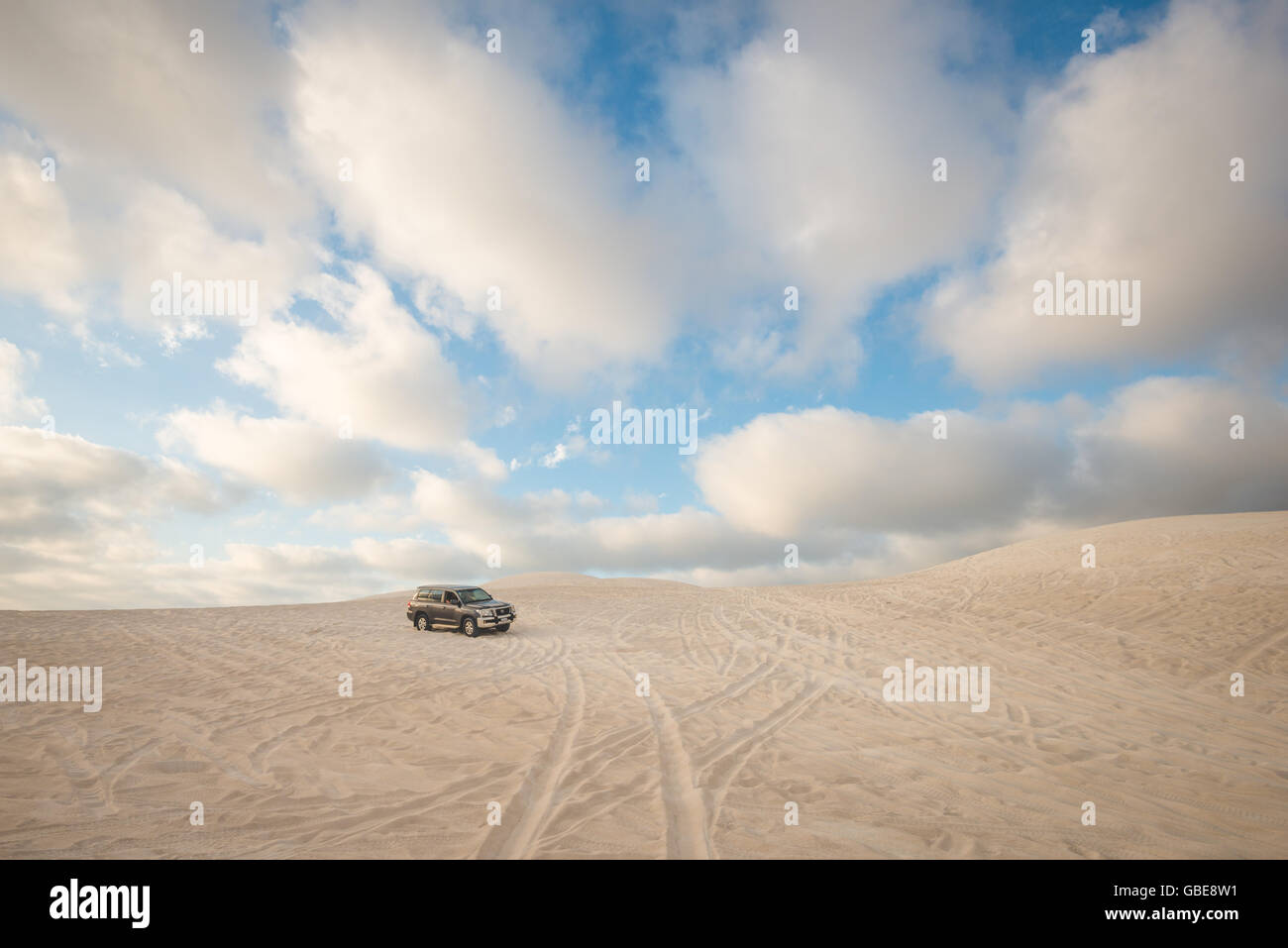 Car driving in the desert hi-res stock photography and images - Alamy