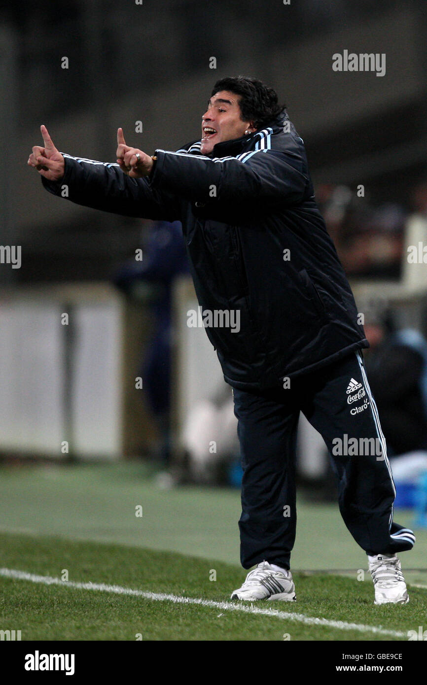 Argentinas manager diego maradona hi-res stock photography and images ...