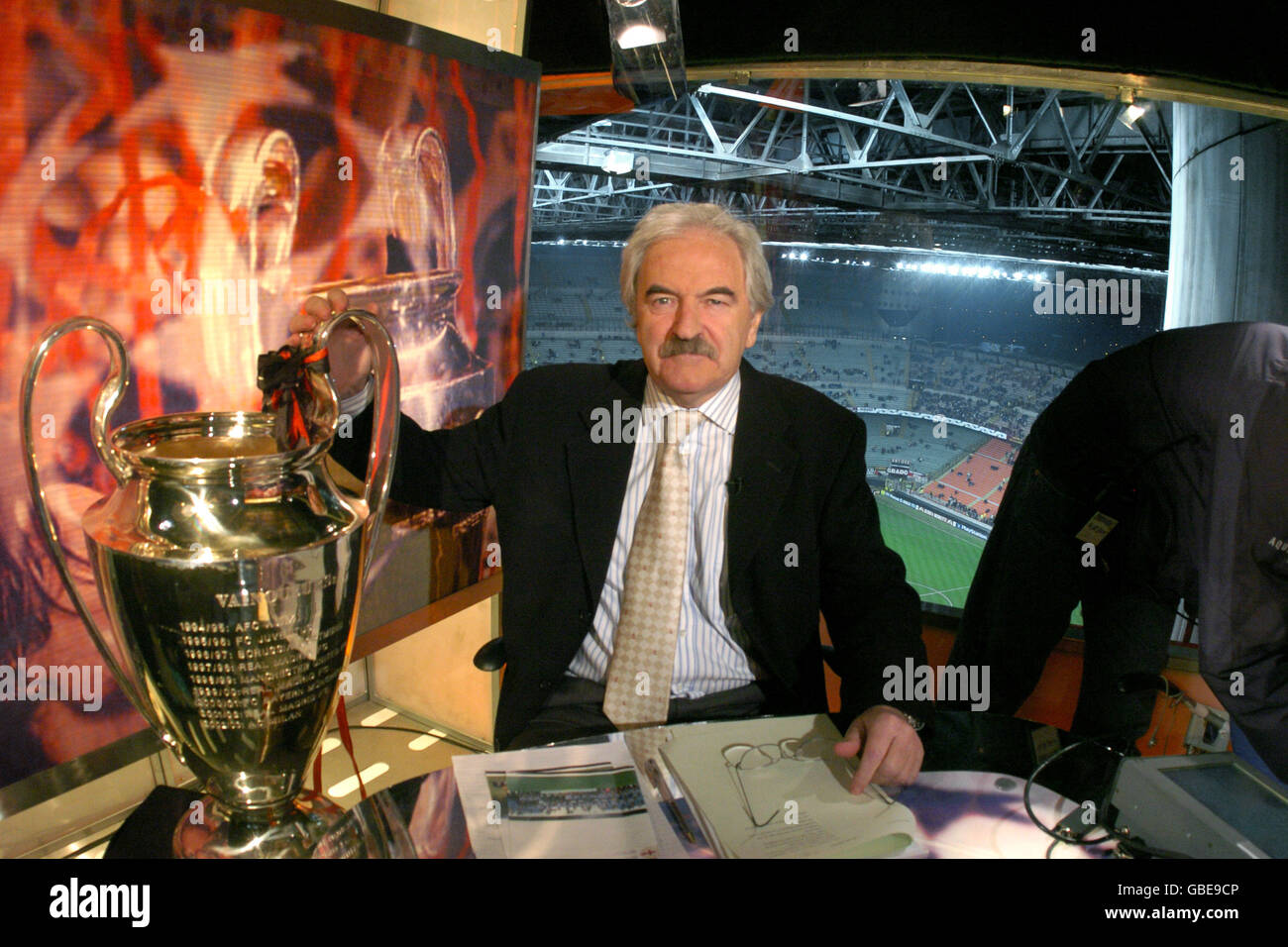 ITV Sports presenter Des Lynam with the UEFA Champions League Trophy ...