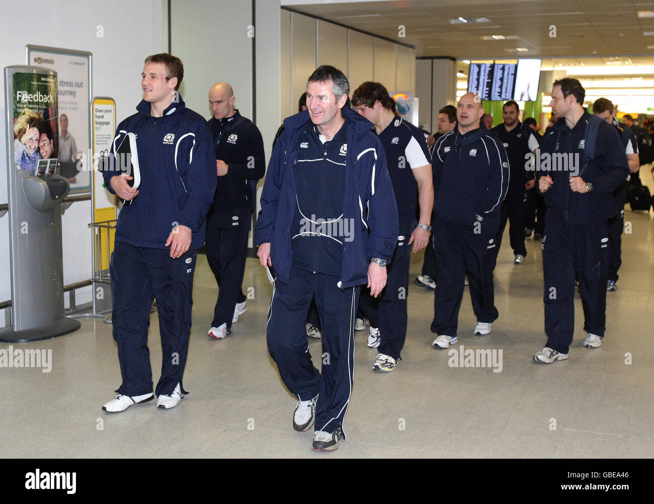 Scotland's coach Frank Hadden and players at Edinburgh Airport ...