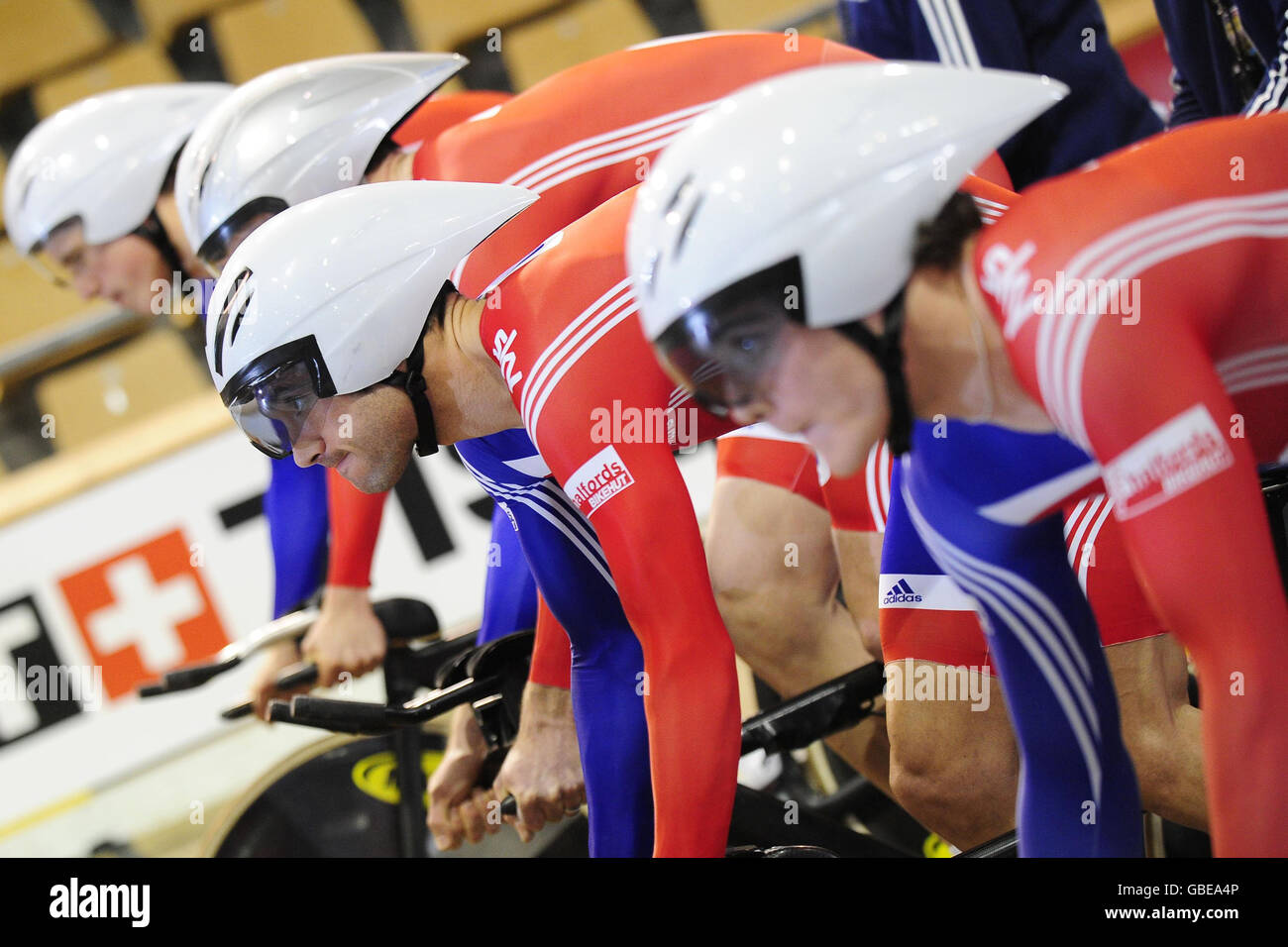 The GB men's Pursuit team of Rob Hayles, Peter Kennaugh, Chris Newton ...