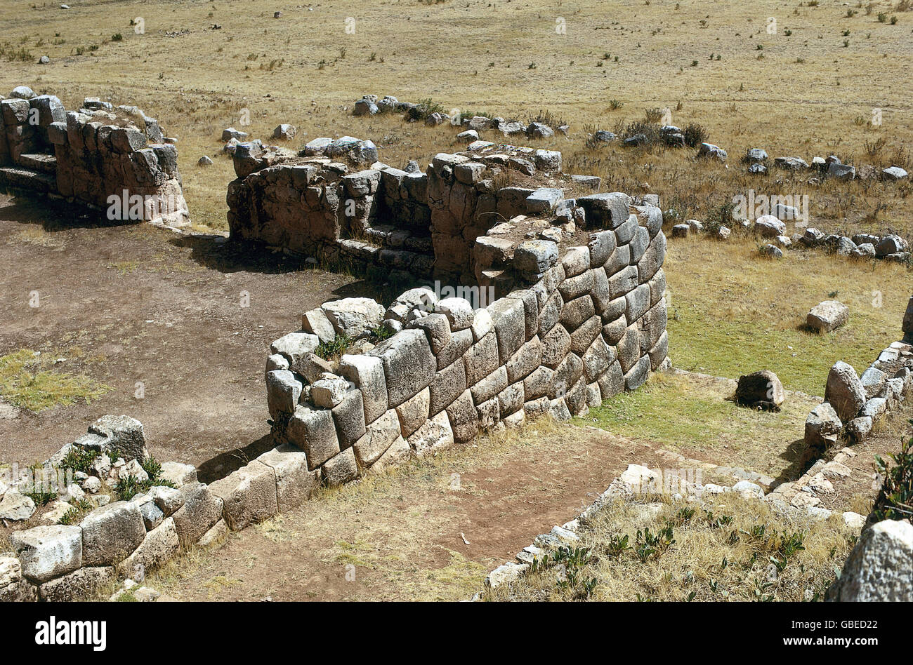 Inca castle ollantaytambo hi-res stock photography and images - Alamy
