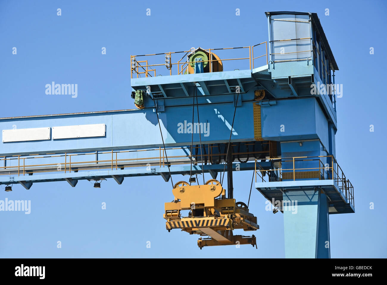 Crane container hi-res stock photography and images - Alamy