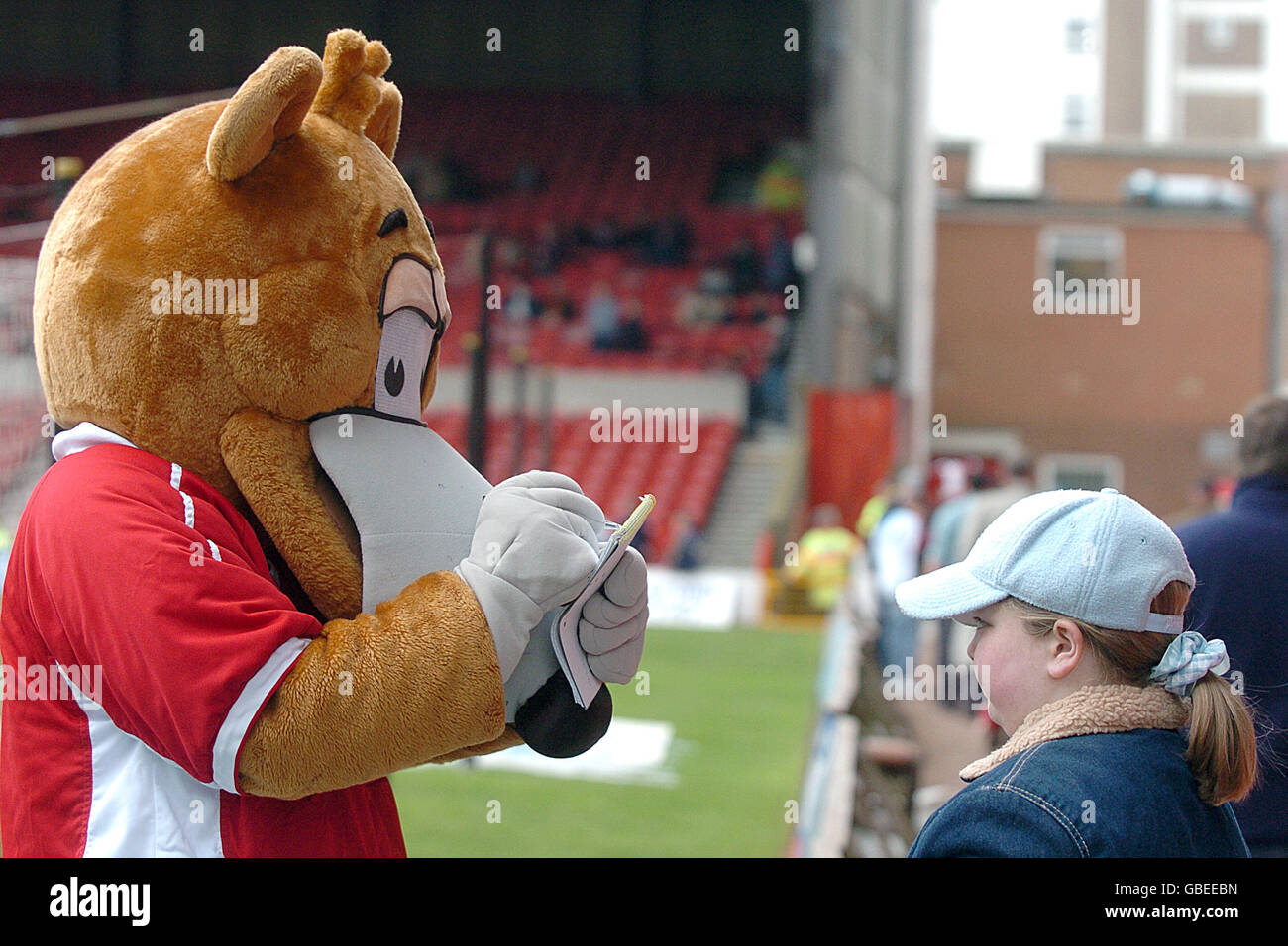Nottingham forest mascot hi-res stock photography and images - Alamy
