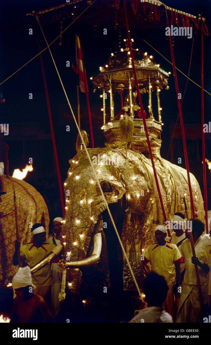geography / travel, religion, festival Esala Perahera in Kandy ...