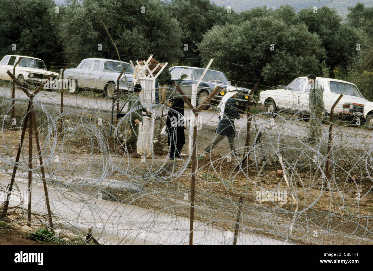 geography / travel, Israel, borders, "The Good Fence", near Metulla ...